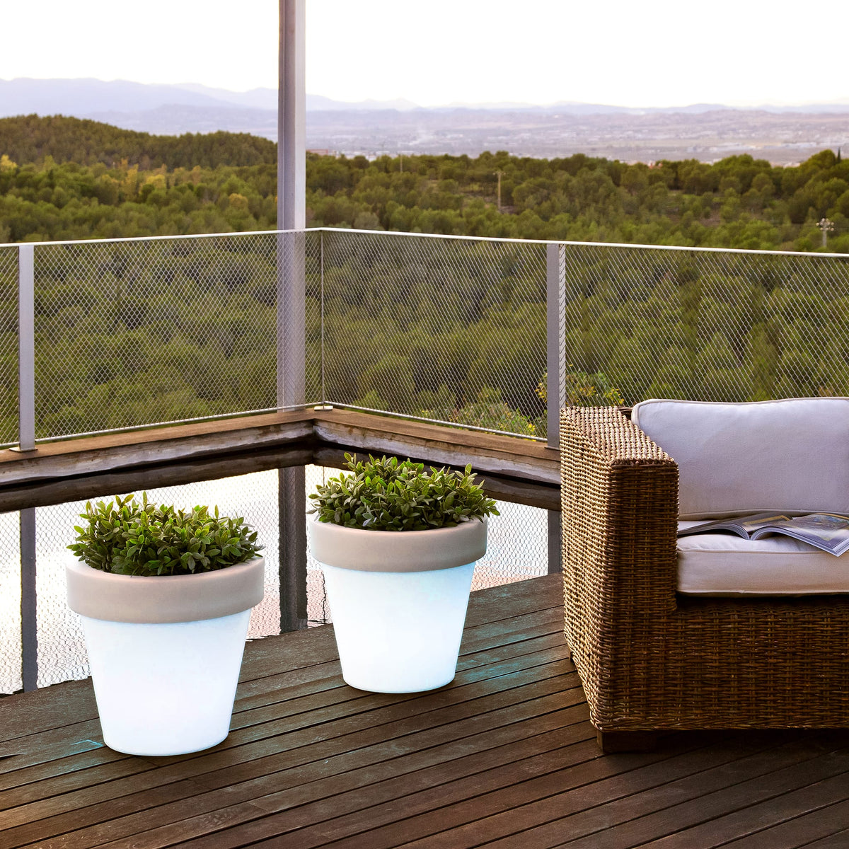 Magnolia Solar & Rechargeable – Piscines Spas Etchetera